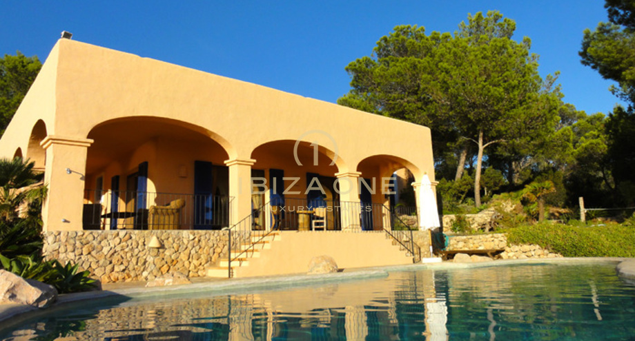 Droom villa te koop met toegang tot de zee - villa aan het water - de ...